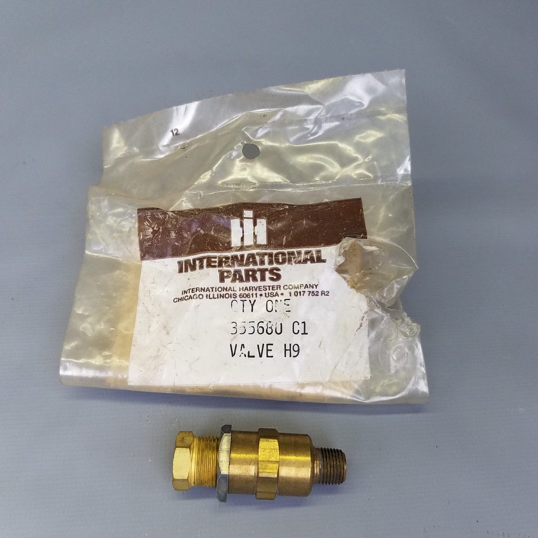 IH NOS VALVE 61373C91 - IH Scout