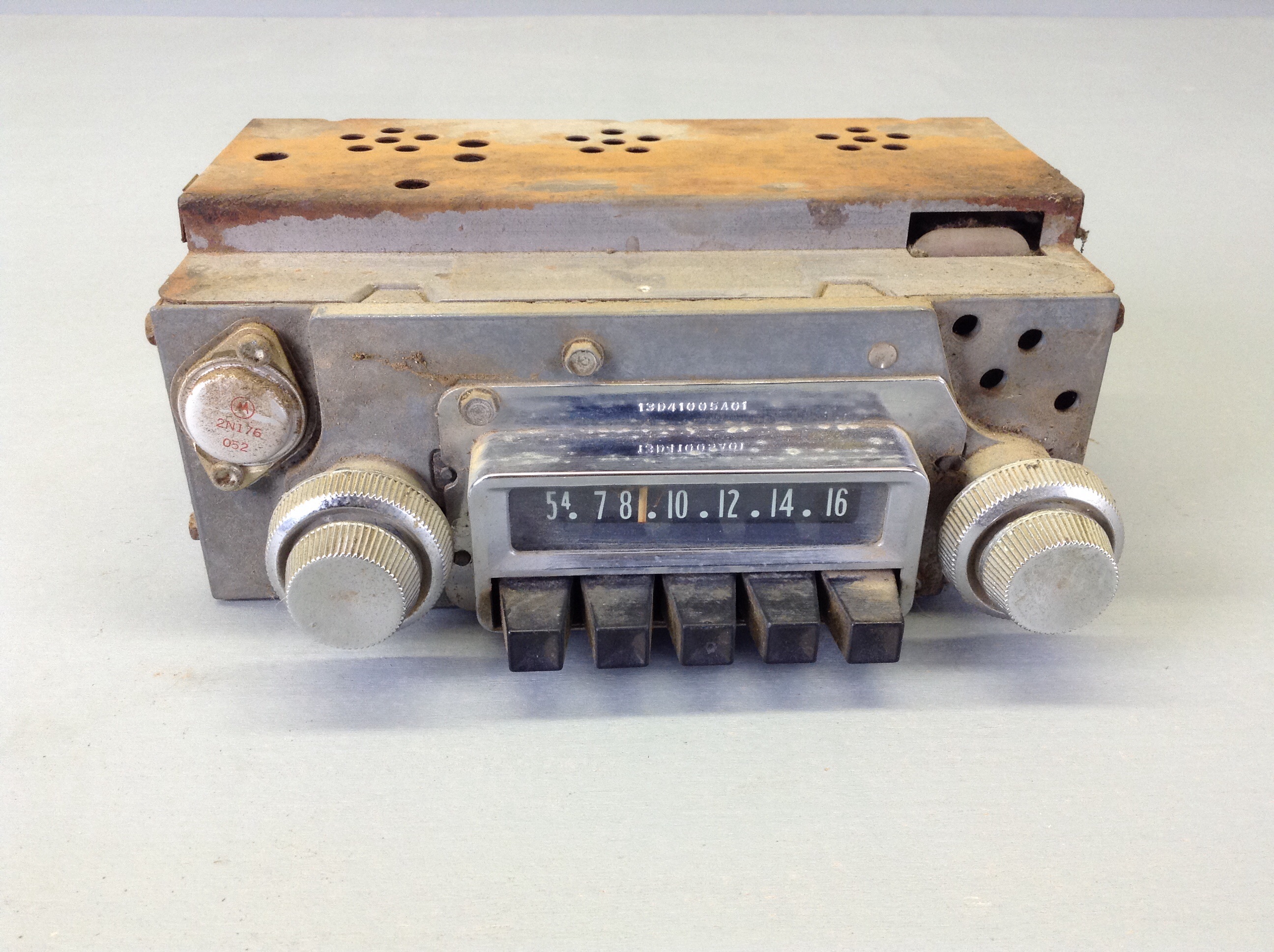 Scout 80 800 60's truck original AM radio - used - IH Scout