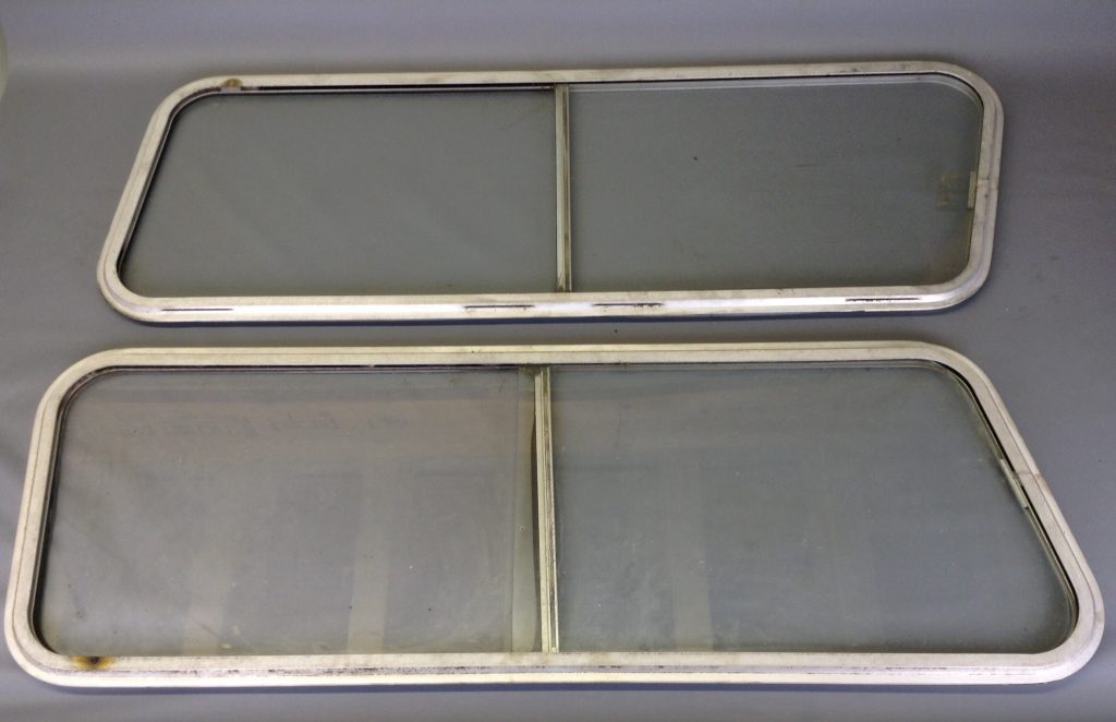 Scout 800 Side Full Top Sliding Windows - IH Scout