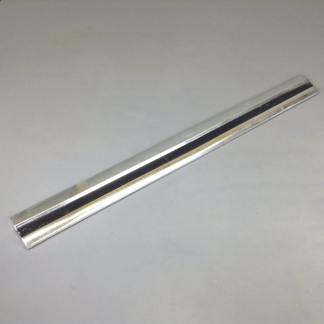 Scout Terra / Traveler Lower Quarter Panel Trim Moulding - Used - IH Scout
