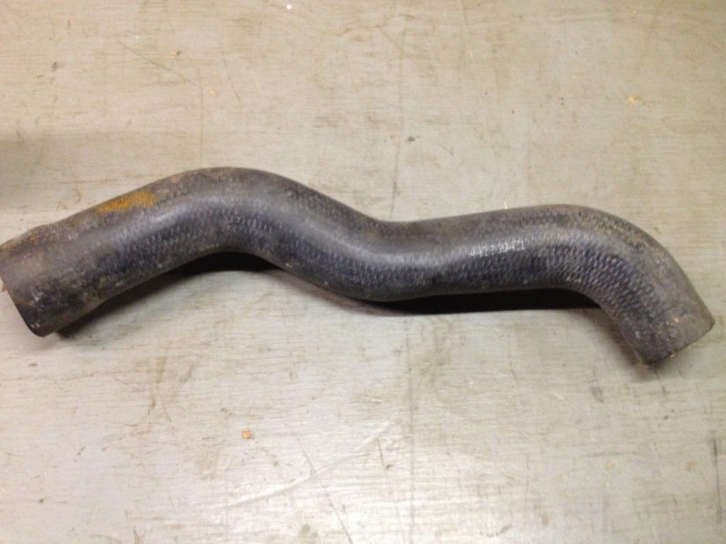 TRUCK 74-75 V8 NOS UPPER RADIATOR HOSE - IH Scout