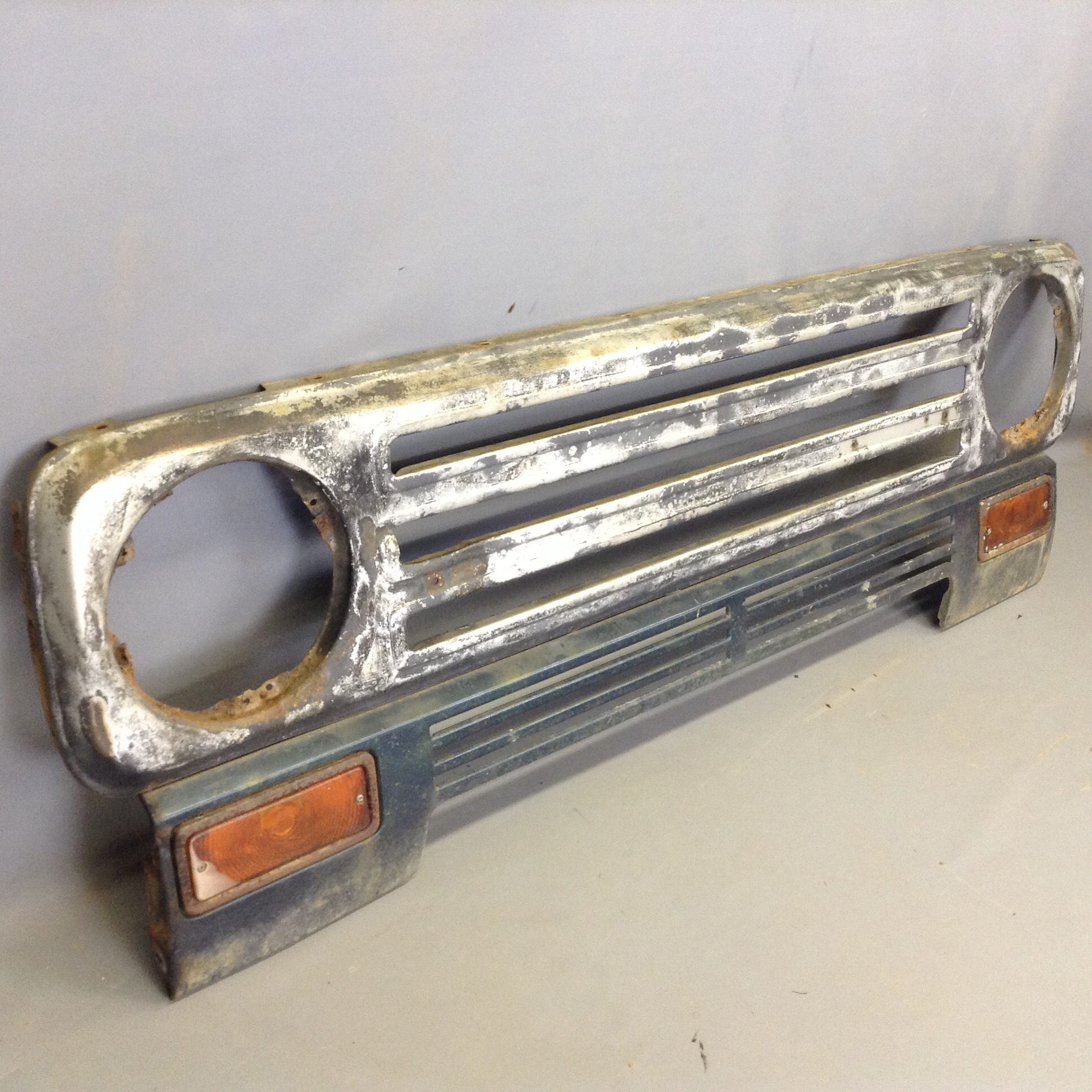 1971-1972 Scout Grille - IH Scout