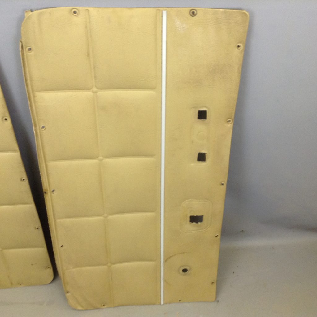 SCOUT II TERRA TRAVELER EXCELLENT ORIGINAL DOOR PANELS - IH Scout