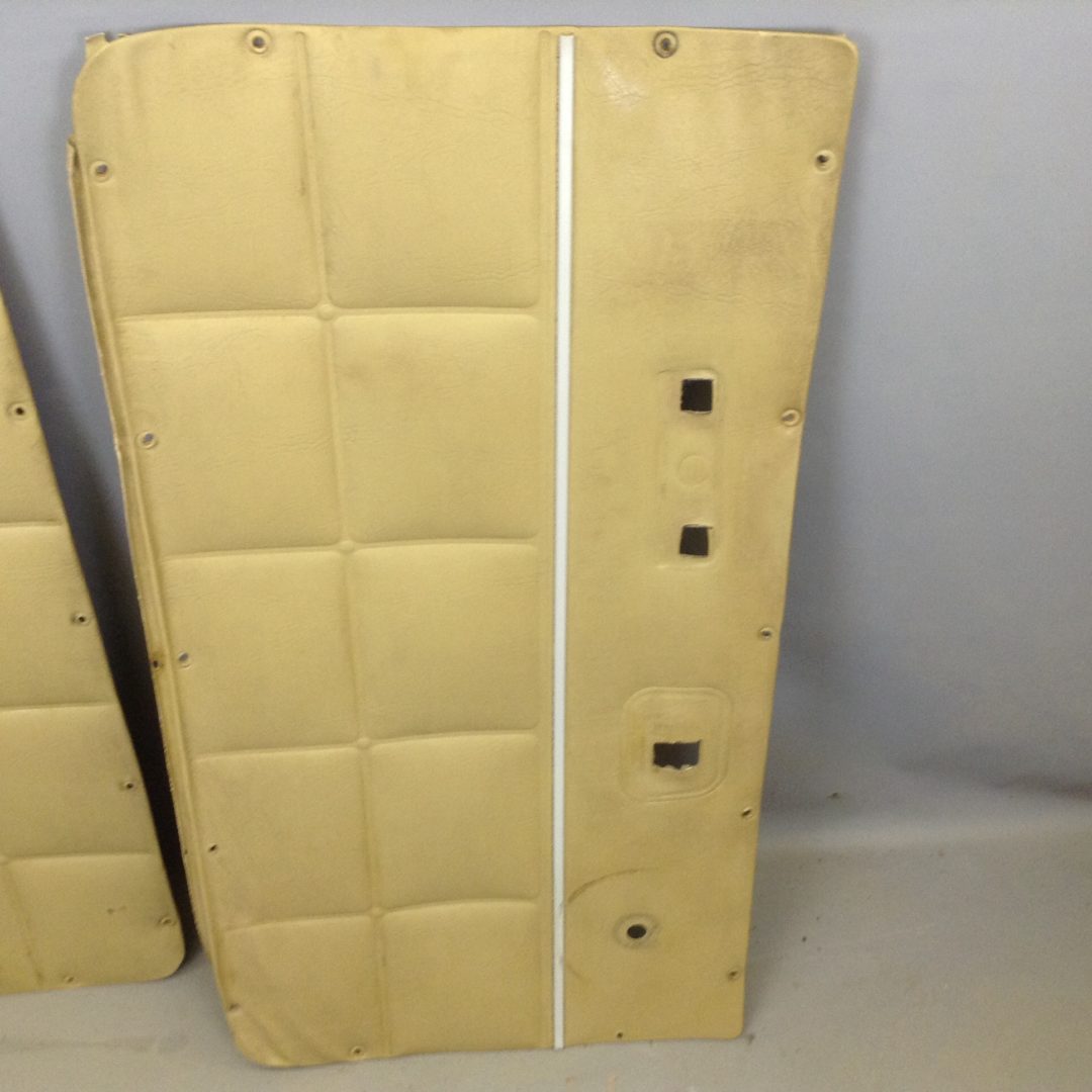 SCOUT II TERRA TRAVELER EXCELLENT ORIGINAL DOOR PANELS - IH Scout