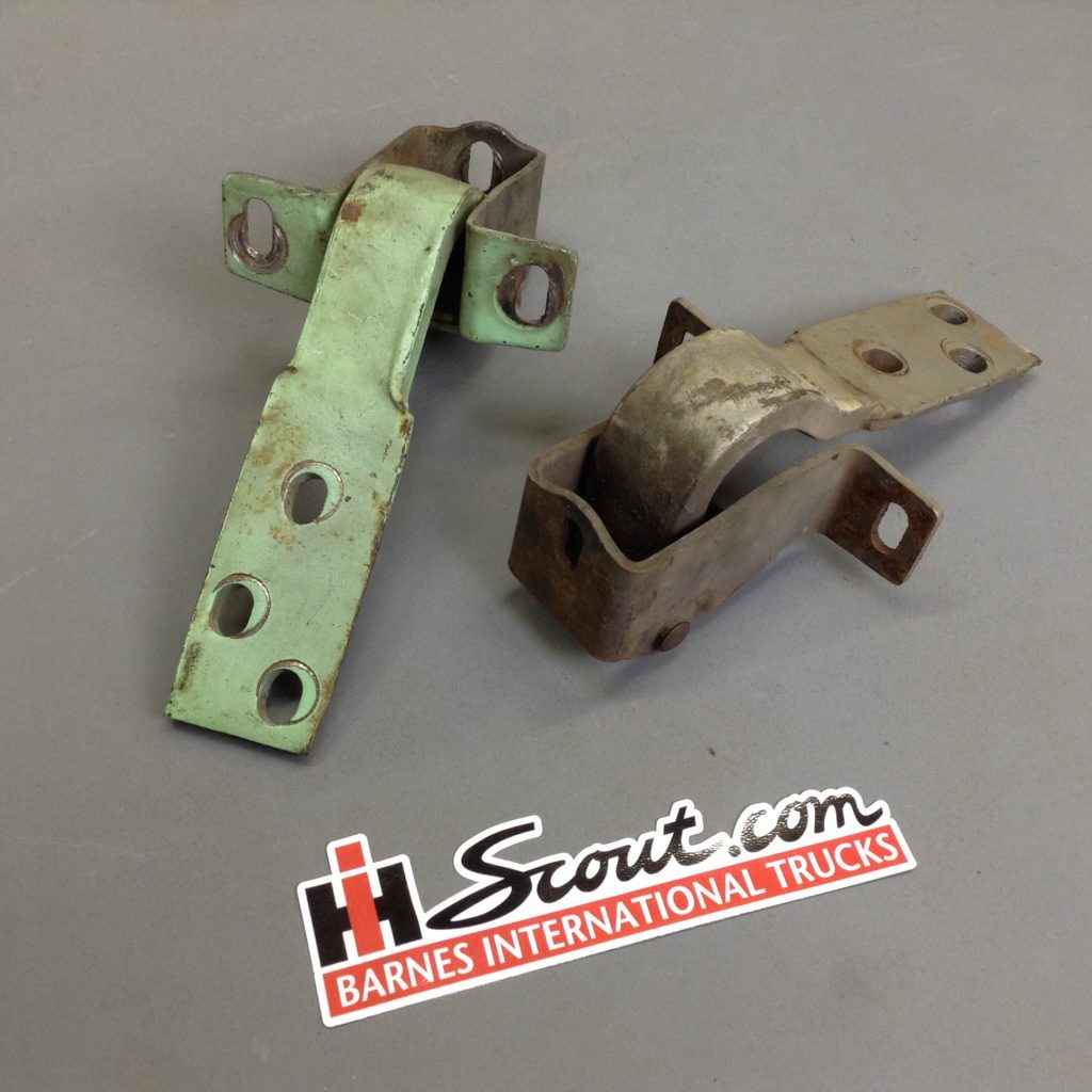 Scout II Door Hinges - Used - IH Scout