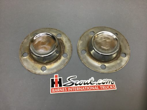 Scout II Rallye wheel center caps used - IH Scout