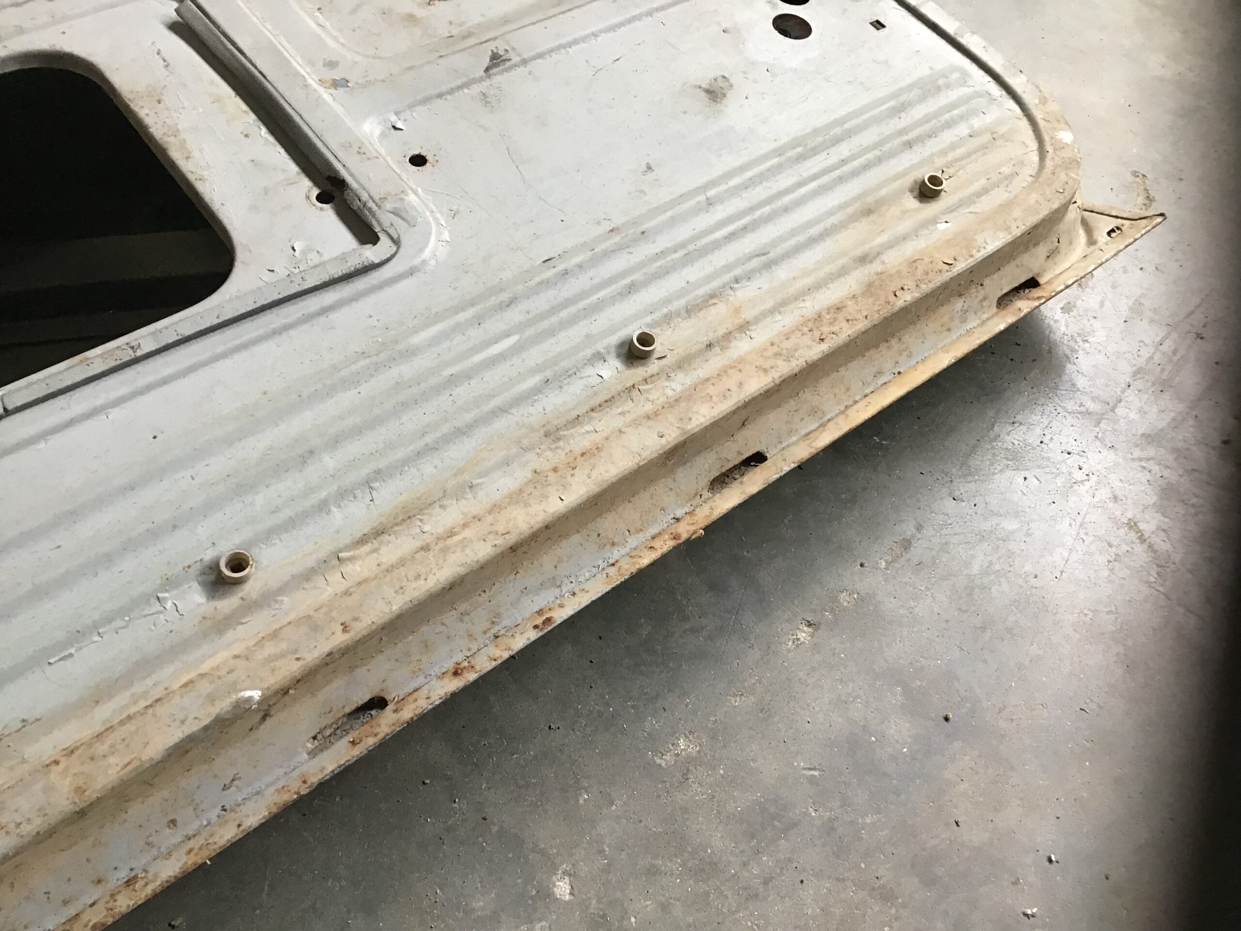 Scout II Drivers side door shell - rust free - IH Scout