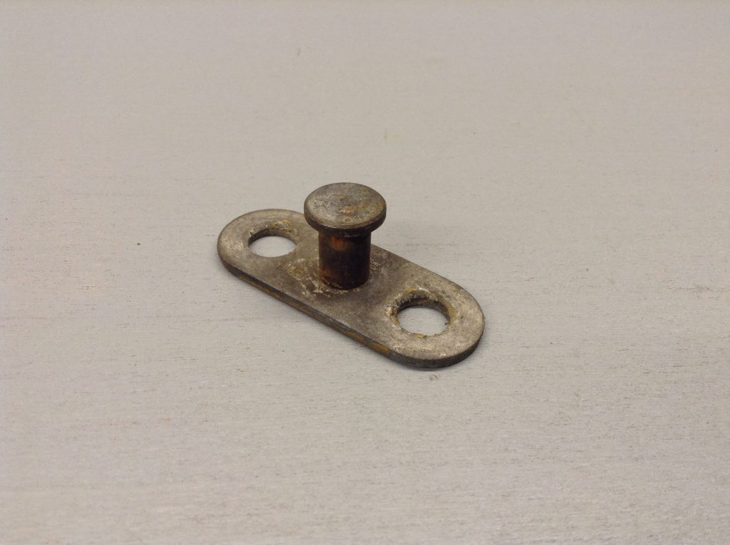 Lift gate tailgate latch pin, Scout II - IH Scout
